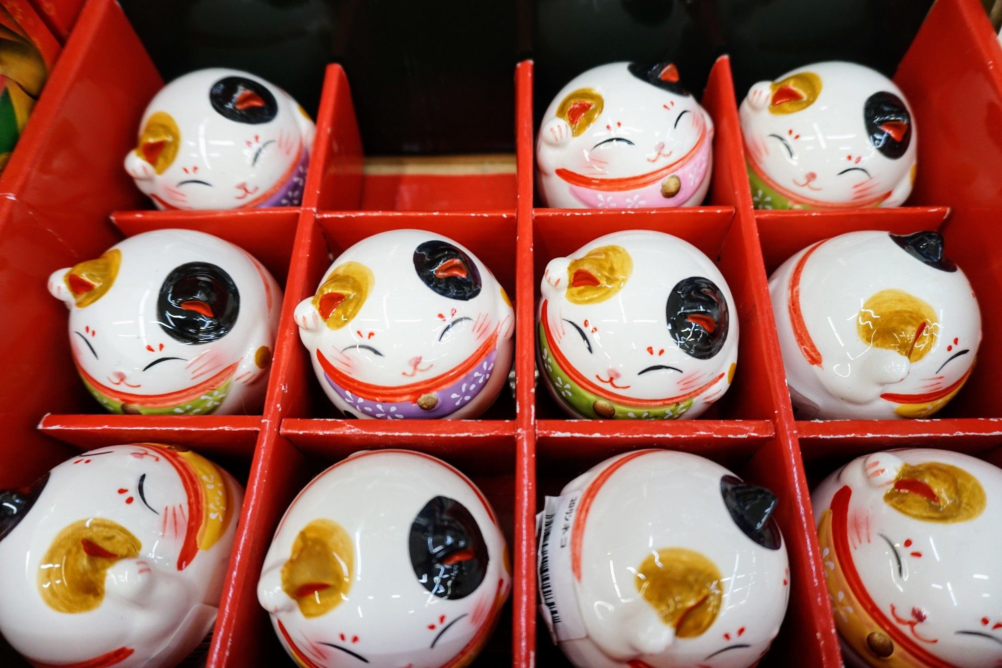 My Favorite Good Luck Souvenir: Japan's Maneki-Neko "Lucky" Cat ...