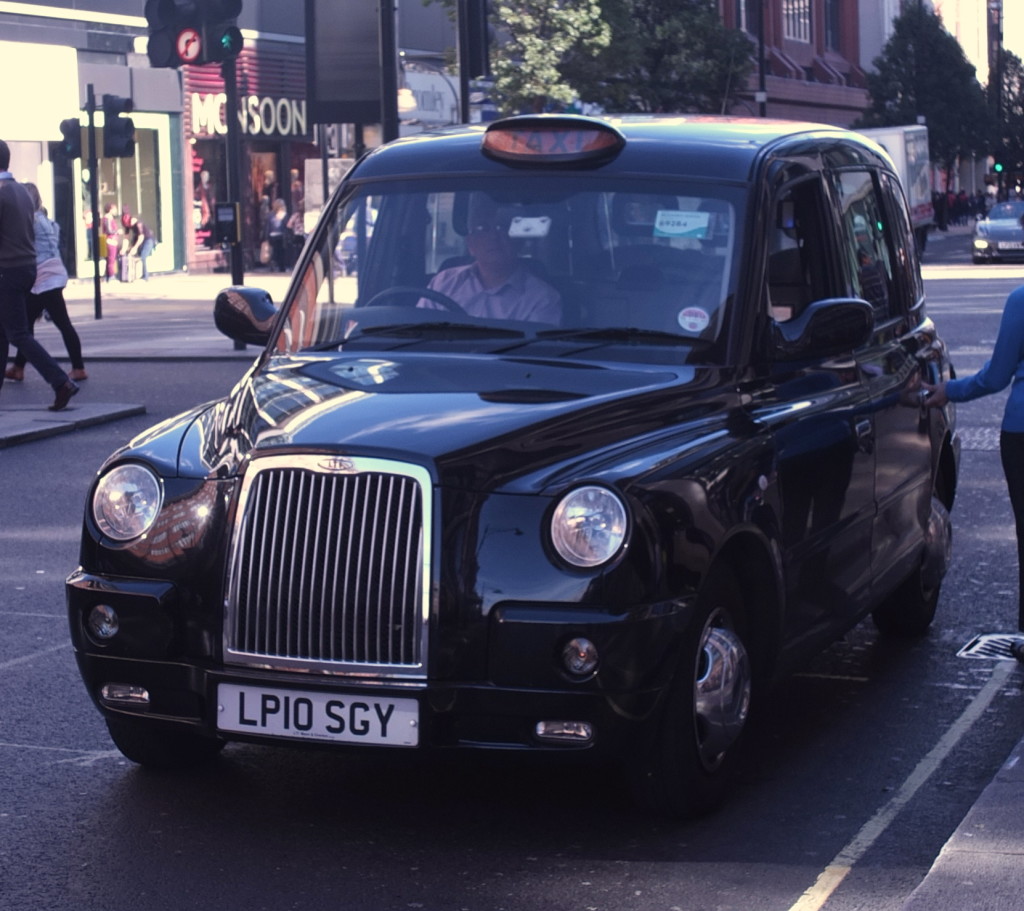 The Best British Kitsch Souvenirs in London (Big Ben and Union Jack)