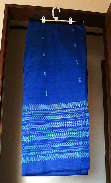 Best souvenirs from Burma Myanmar longyi skirts