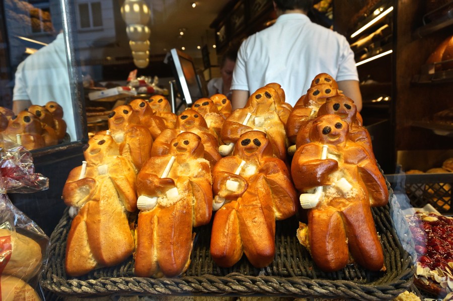 Aachen Germany Day Trip: Printen, Currywurst and Fast Trains