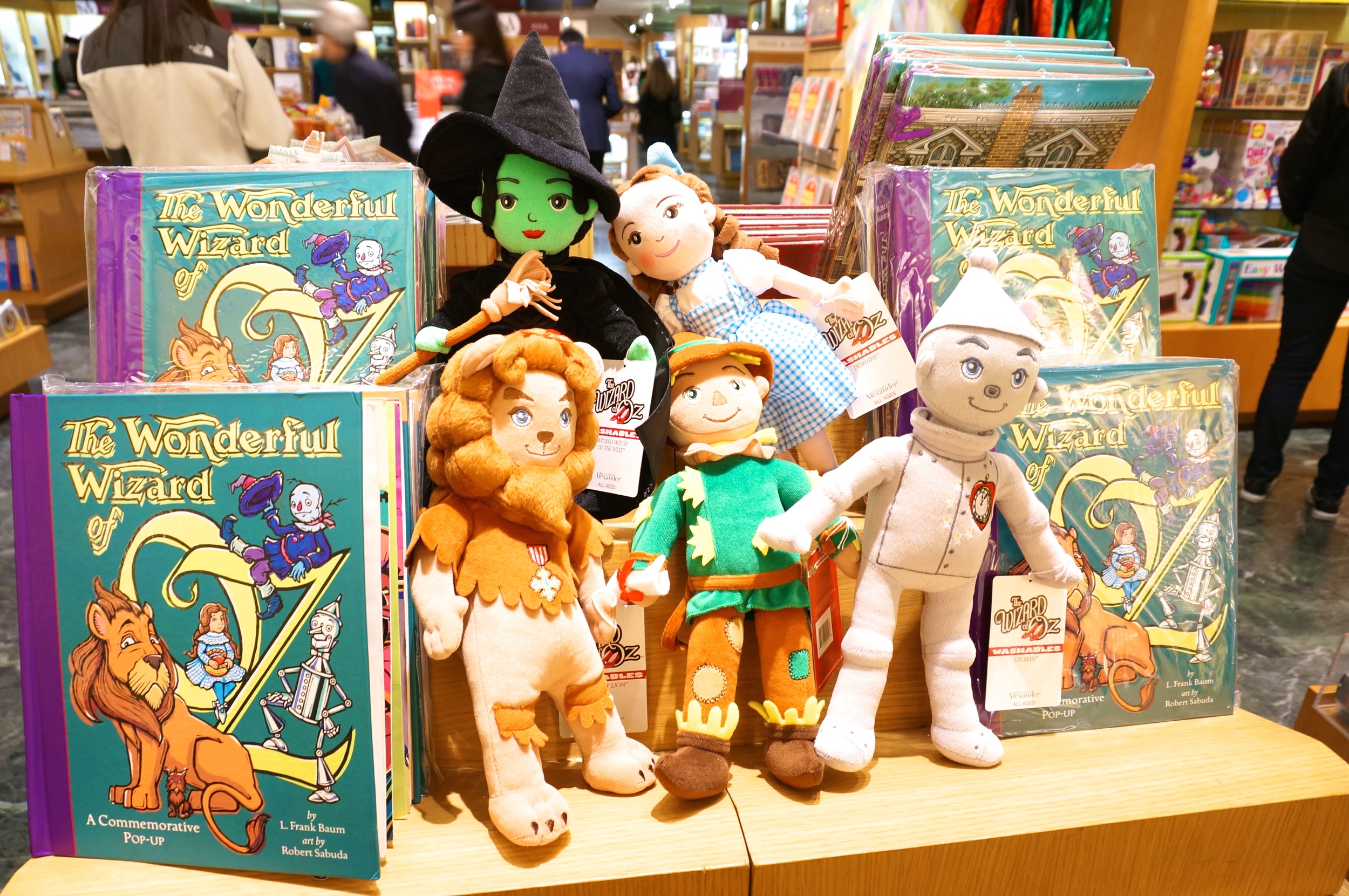 Metropolitan Museum of Art Gift Shop: Come for the Art, Stay for the ...