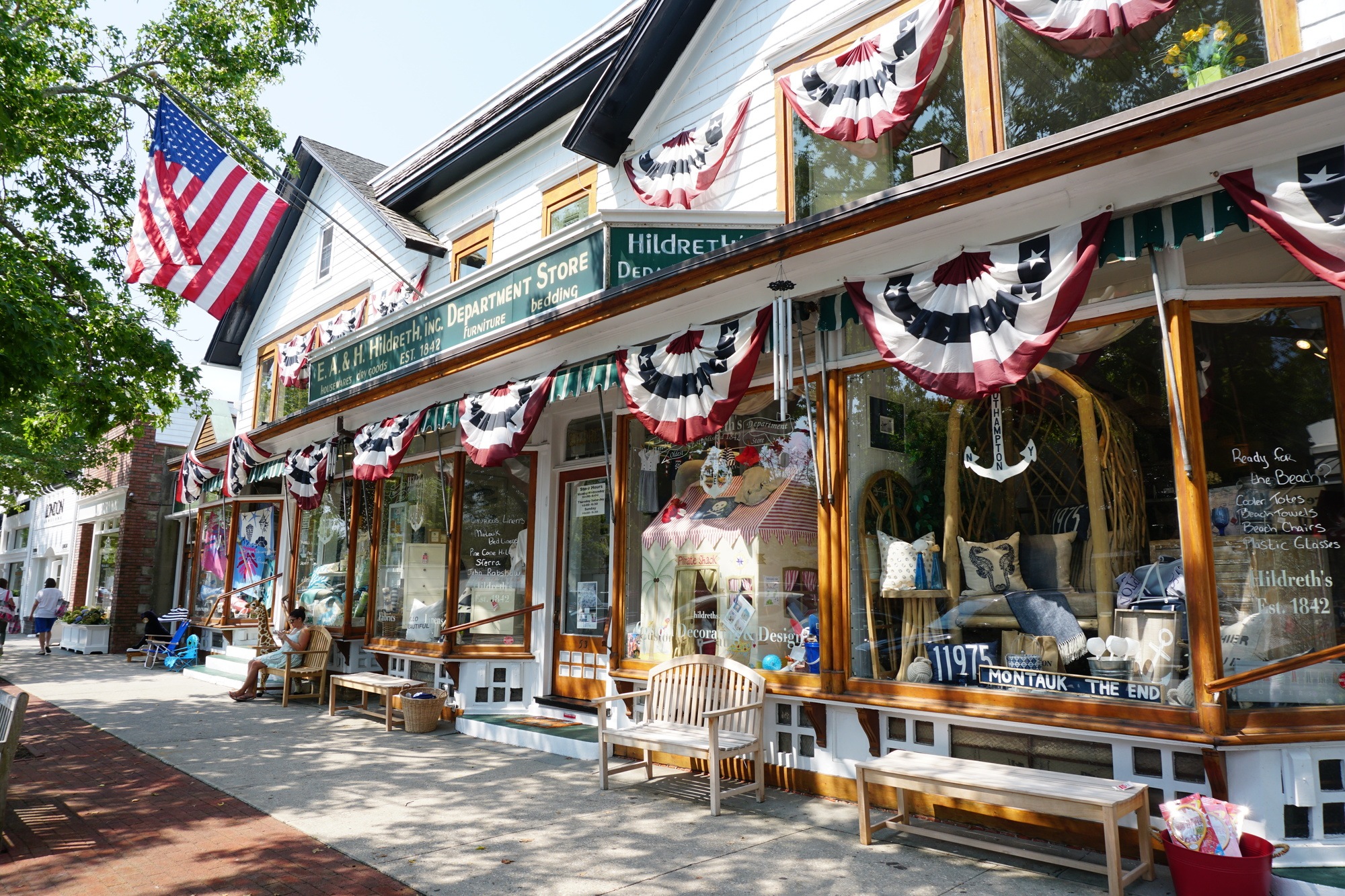Best Shopping in the Hamptons: Southampton Photo Tour - Souvenir Finder